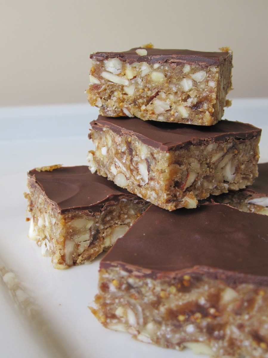 Day 331 – Raw Snickers Slice – Ally's Raw Kitchen